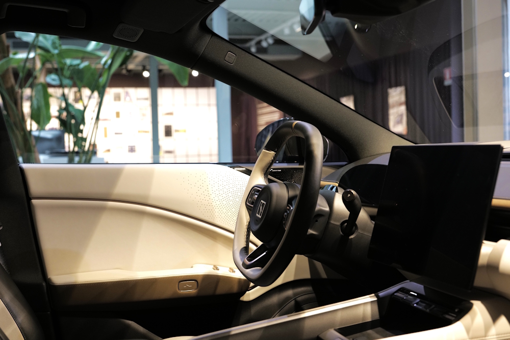Zeekr 7GT debutta in Italia alla Milano Design Week: la berlina ...